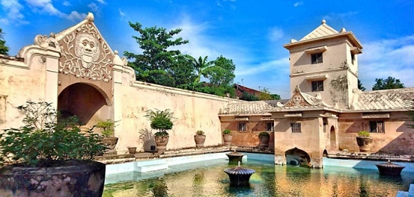 Taman Sari Yogyakarta: Sejarah, Harga Tiket Masuk & Lokasi